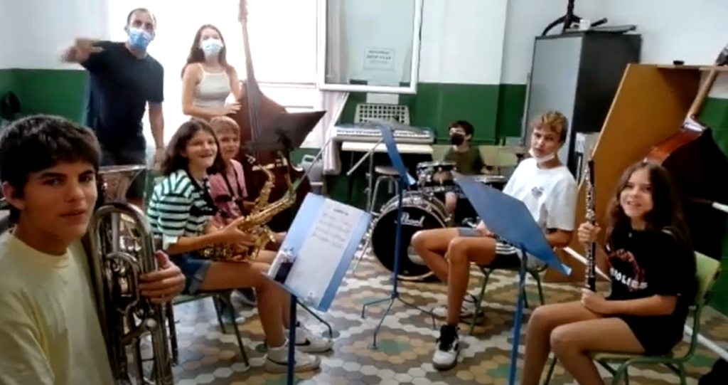 La Comboi Band del CIM presenta la nova marca del CIM - CIM Benimaclet